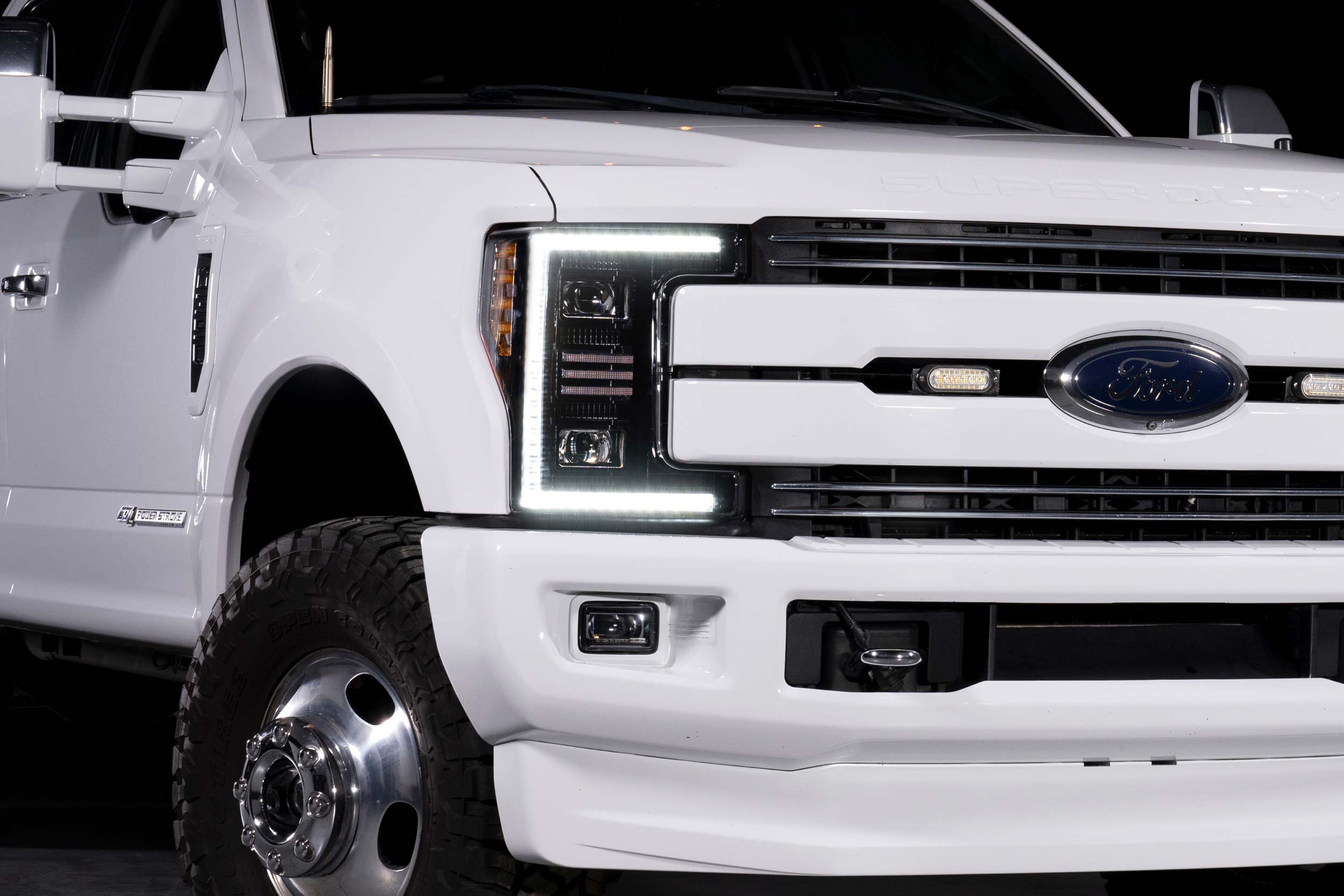 Ford Super Duty 17 19 XB Hybrid LED Headlights Plug N Play TRS LF554